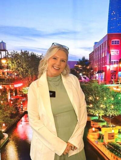 Tammy Graham - Broken Arrow - Chinowth & Cohen